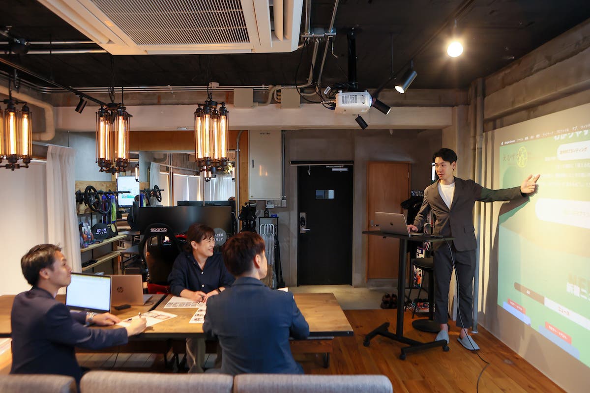 十三駅から徒歩5分！壁一面ホワイトボード/100インチプロジェクター/75インチモニター/仕事環境の充実したワークスペースの写真7