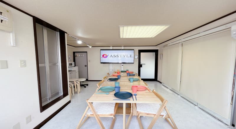 アズ04＿秋葉原🌈完全個室/駅チカ💫65型モニターで映像を楽しむ！持ち寄りパーティー🎉