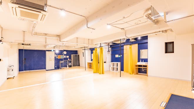 【🌟三角公園目の前🌟】ダンスもできるレンタルスタジオ|24時間利用可能⏰幅5.4m高さ2mの大型鏡の写真1