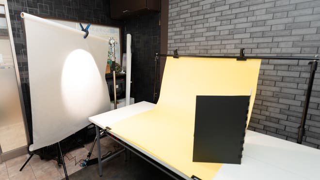 【リモートベースroom7】⚡️モノトーンな壁の5人用会議室⚡️コンパクトな本格撮影ブース⚡️物撮り・商品撮影などにの写真7