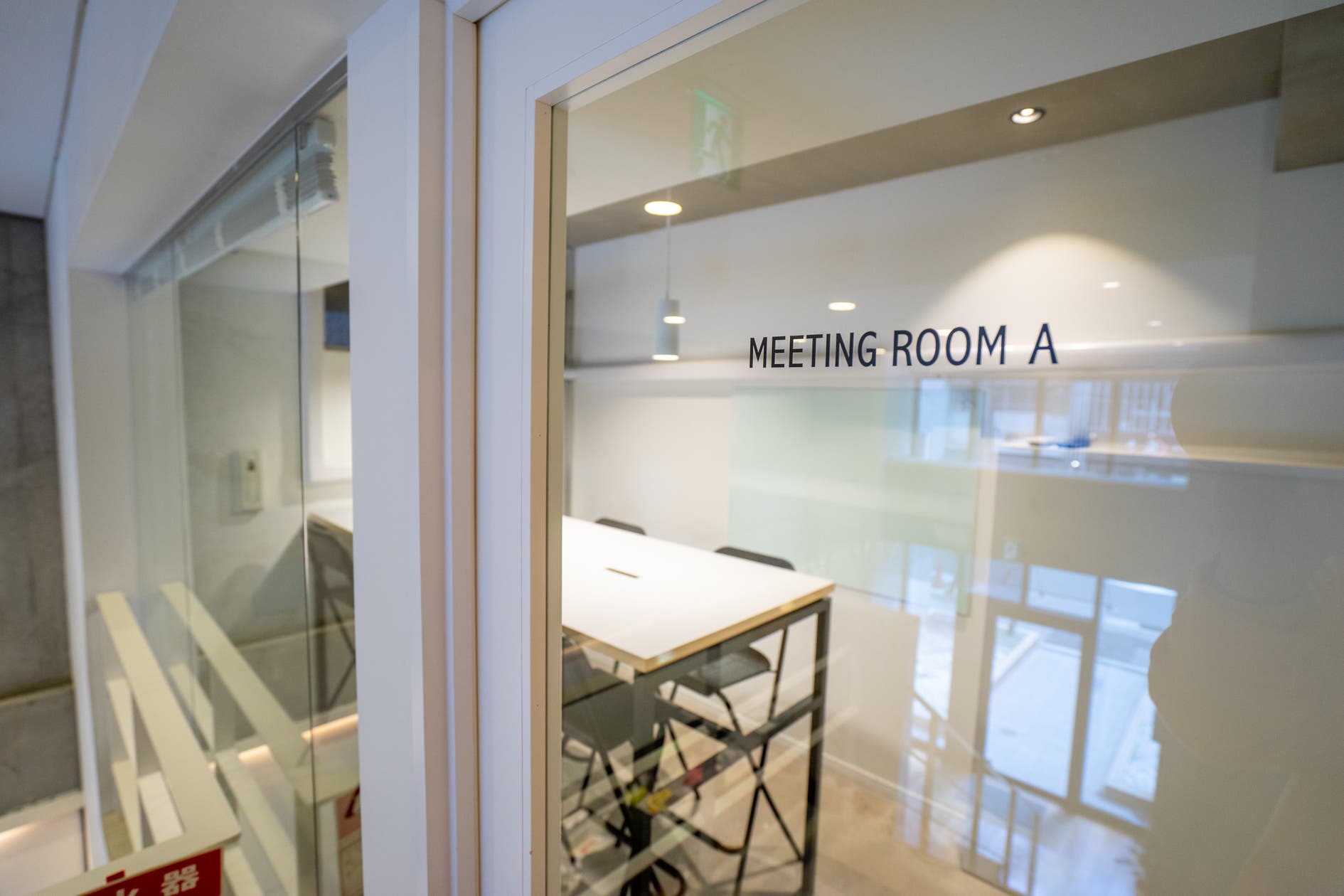 新規オープン✨【四ツ橋駅4分】ビジネスユースに最適◎スタイリッシュな個室会議室 ⭐️高速WiFiの写真6