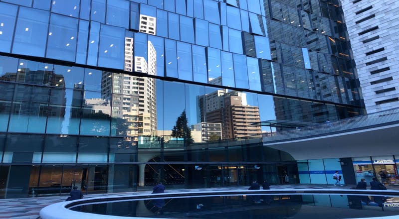 【テレキューブ】新宿イーストサイドスクエアの個室型ワークブース（21-06）です。視線と音を遮る、プライベートな集中環境。