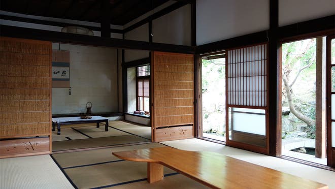 登録有形文化財の県名勝指定受けている庭園と300余年の建物を開放。の写真2