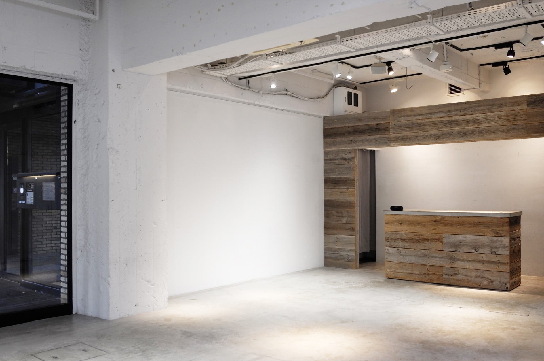 【明治神宮前駅6分】明治通り沿い角 路面1F ポップアップ、展示会、ギャラリーなど様々なイベントに最適なレンタルスペースの写真7