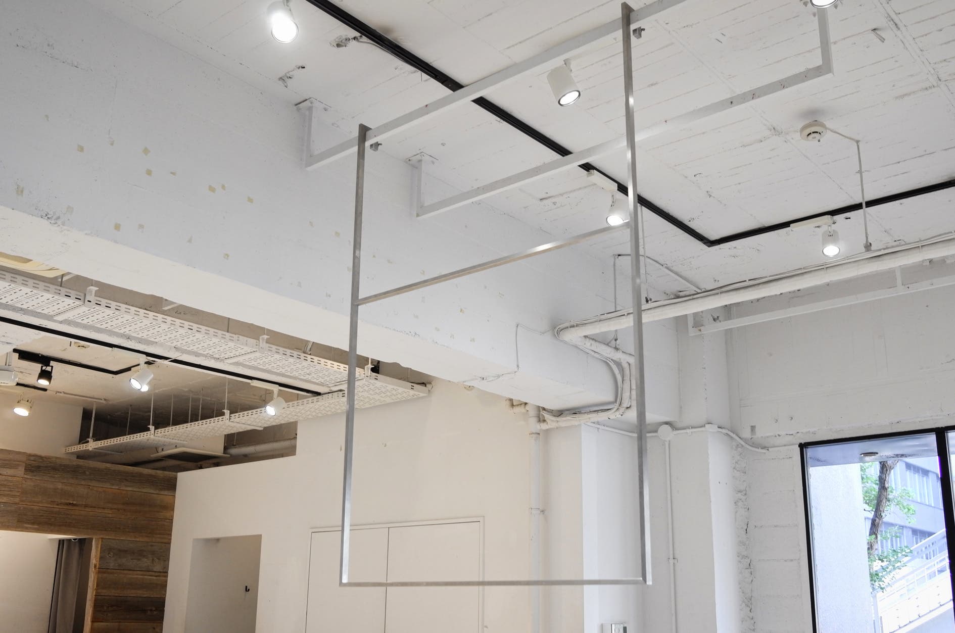 【明治神宮前駅6分】明治通り沿い角 路面1F ポップアップ、展示会、ギャラリーなど様々なイベントに最適なレンタルスペースの写真12