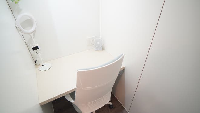 <ビズボ渋谷宮益坂No.9>【換気ファン付完全個室】駅徒歩2分・ヒカリエ方面⭐光回線Wi-Fi📶電源🔌テレワーク/作業の写真5