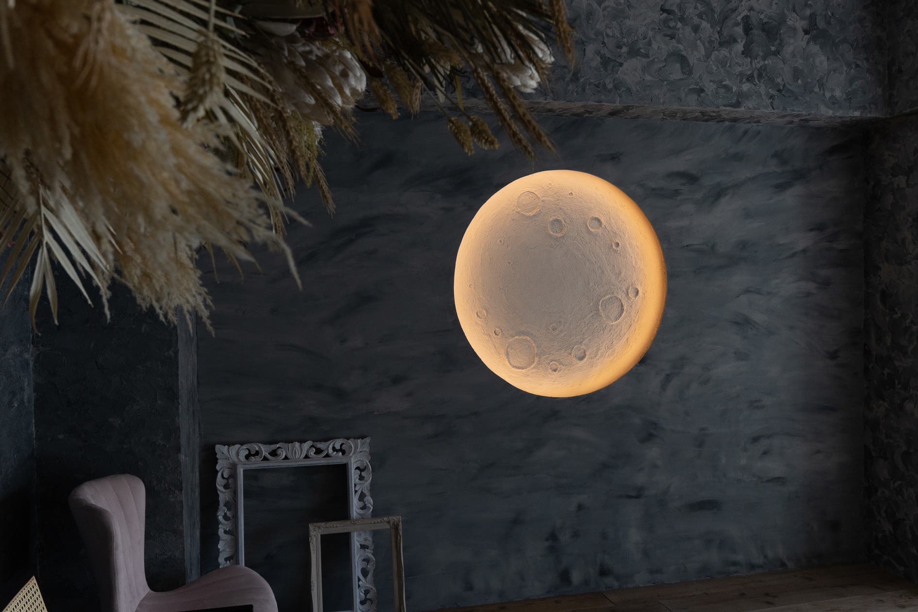 満月のグラデーションと超大型ドライフラワー造形｜一日中自然光が降り注ぐ本格撮影スタジオ｜大型バルコニー有の写真20