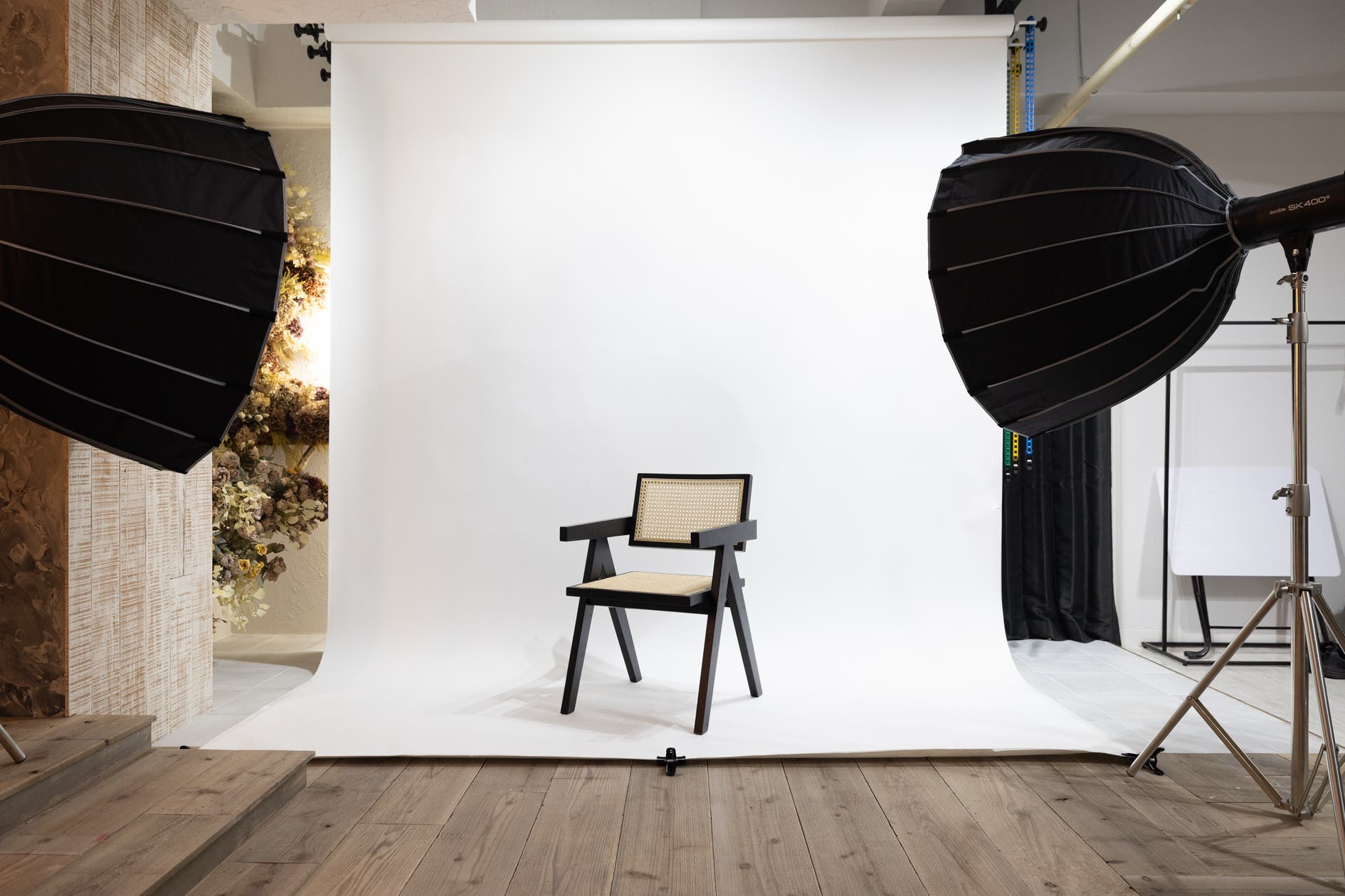 満月のグラデーションと超大型ドライフラワー造形｜一日中自然光が降り注ぐ本格撮影スタジオ｜大型バルコニー有の写真26