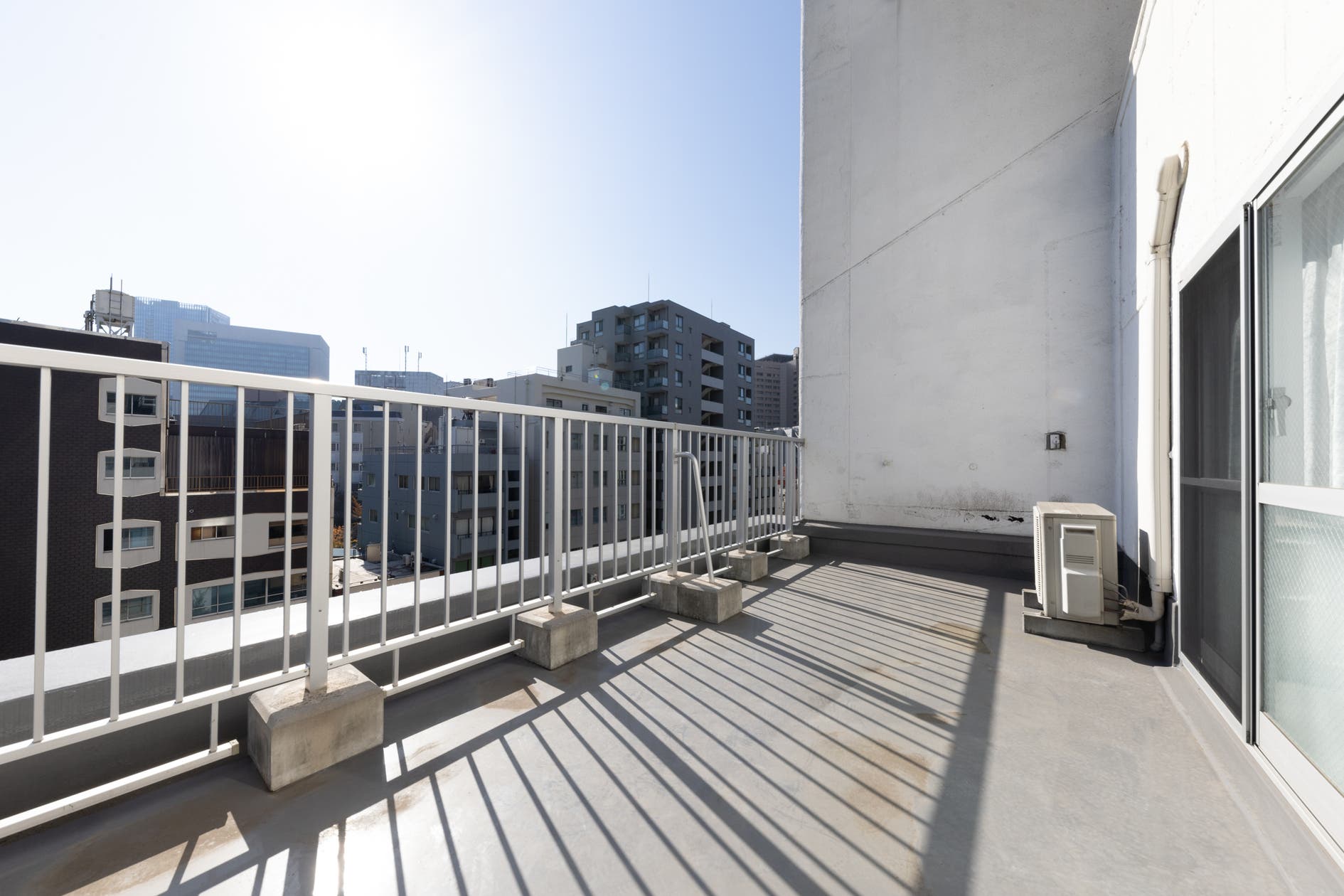 満月のグラデーションと超大型ドライフラワー造形｜一日中自然光が降り注ぐ本格撮影スタジオ｜大型バルコニー有の写真30