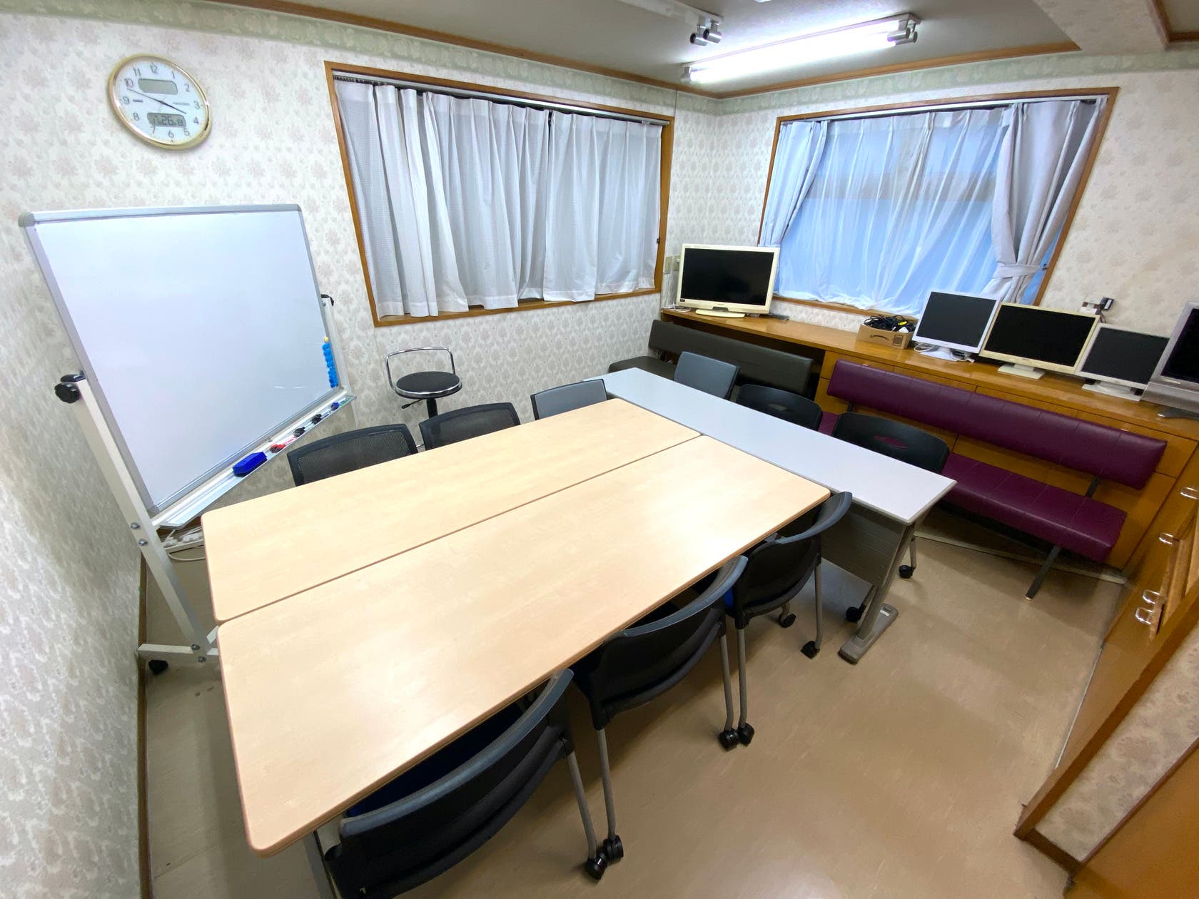 ＜高円寺会議室とロビーラウンジ＞2室利用可⭕️Wi-Fi📶セミナー/ボードゲーム/在宅W/ランチ女子会/撮影/ズーム面談の写真5