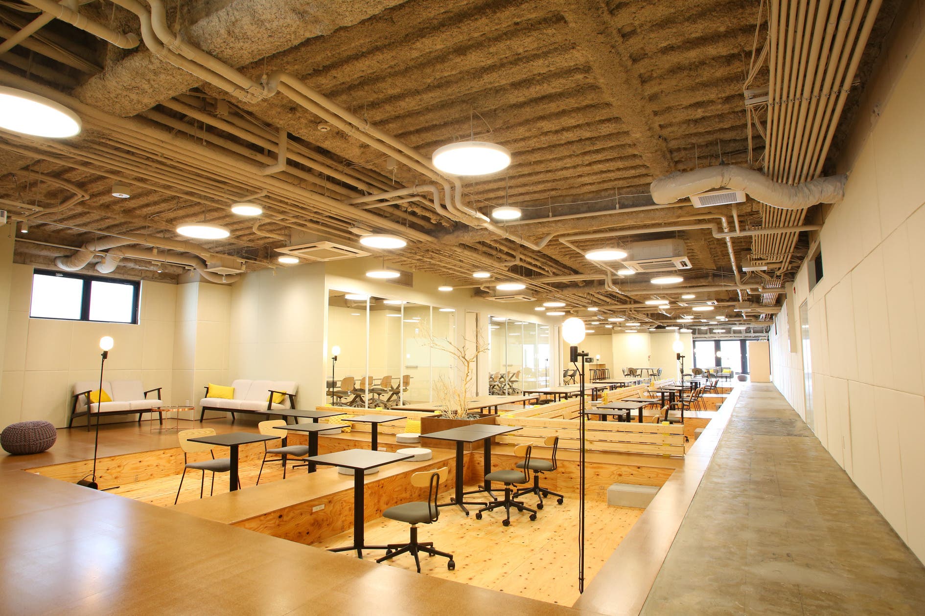 【assemble長岡会議室△サンカク】１名～最大定員８名◆長岡駅徒歩6分！提携有料駐車場有！商談、打合せ、WEB会議他利用可！の写真5