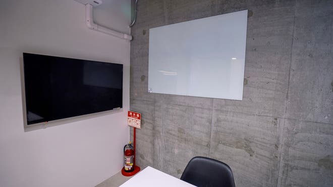 新規オープン✨【四ツ橋駅4分】ビジネスユースに最適◎落ち着きのある個室会議室 ⭐️高速WiFiの写真3