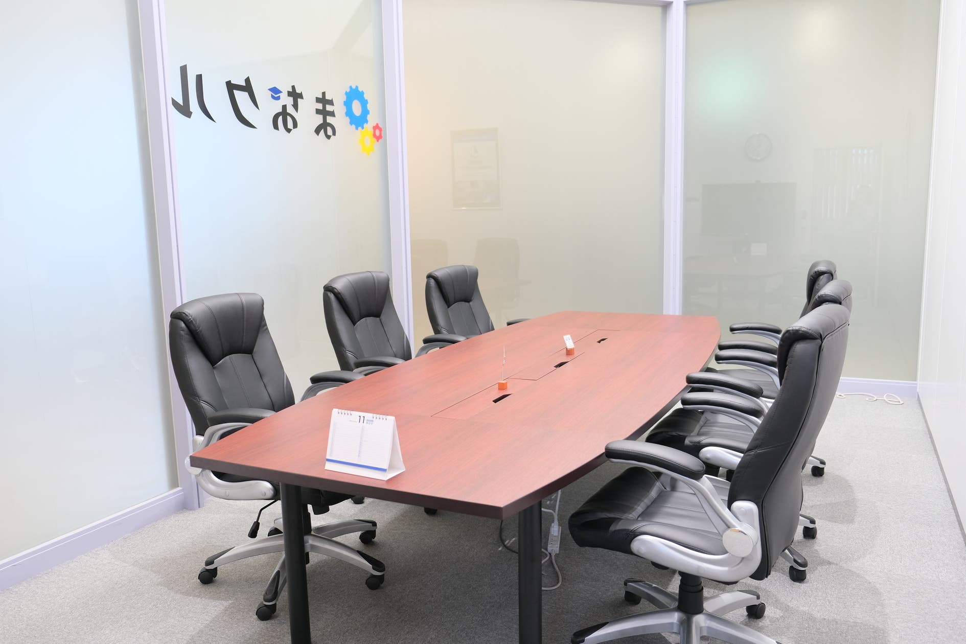 浜松駅直結【まなクル浜松／会議・応接室～6名まで】徒歩3分アクトタワー6階の写真4