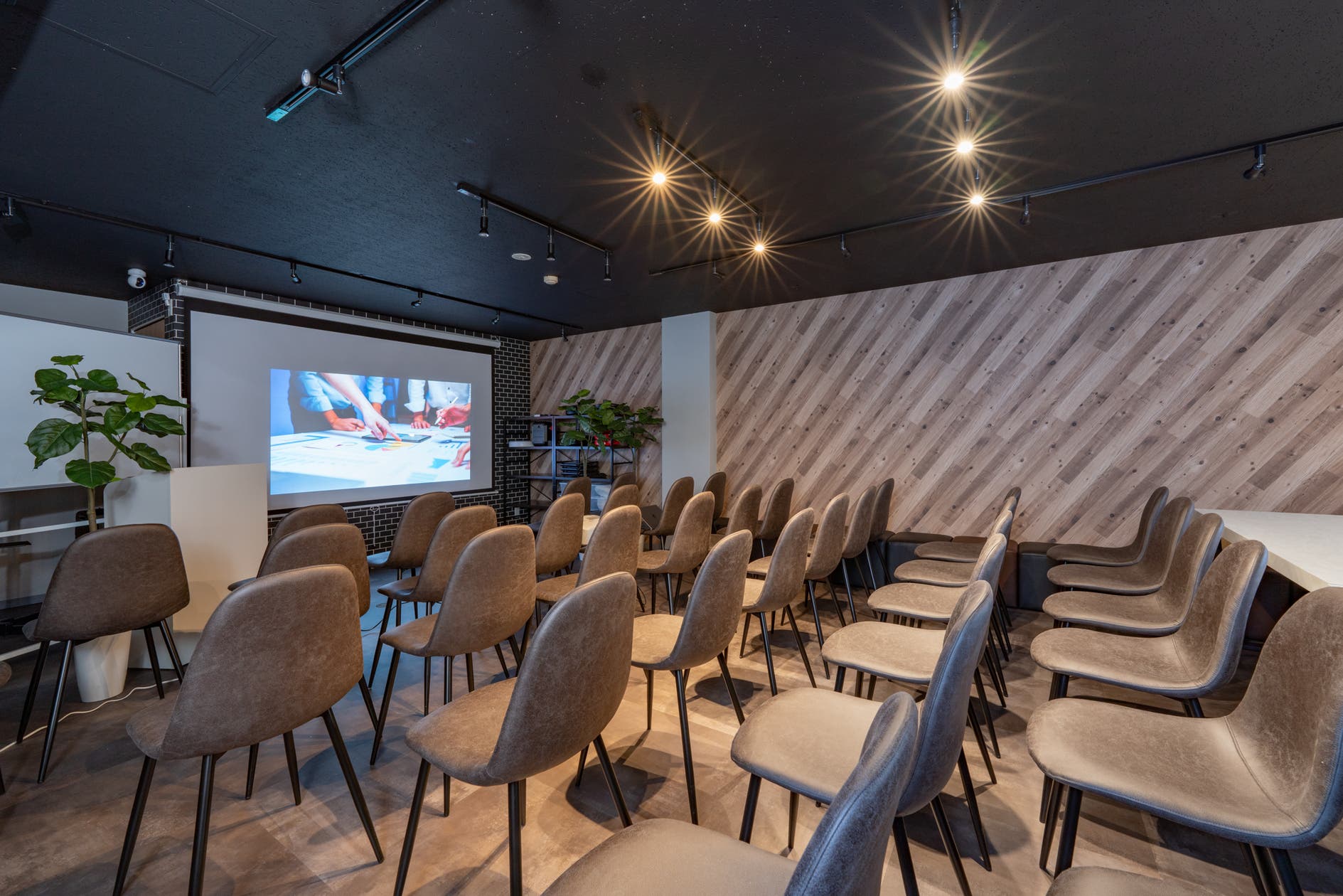 【ベストホスト賞受賞】秋葉原駅４分/着席40名/120㌅プロジェクタ/男女別トイレ/利用後清掃おまかせ可/パーティ/セミナーの写真21