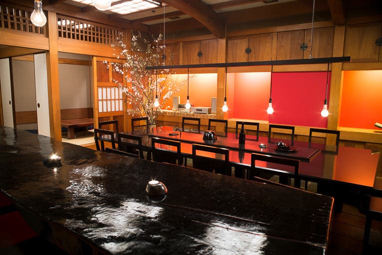 【表参道/駅近】表参道駅から徒歩7分 -幻想的な和空間の中で- の写真1