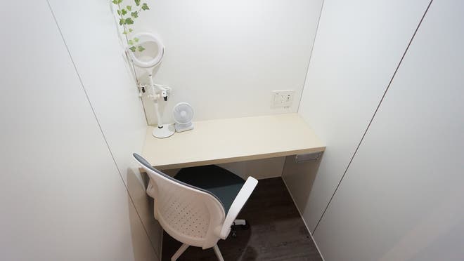 <ビズボ渋谷宮益坂No.5>【換気ファン付完全個室】駅徒歩2分・ヒカリエ方面⭐光回線Wi-Fi📶電源🔌テレワーク/作業の写真5