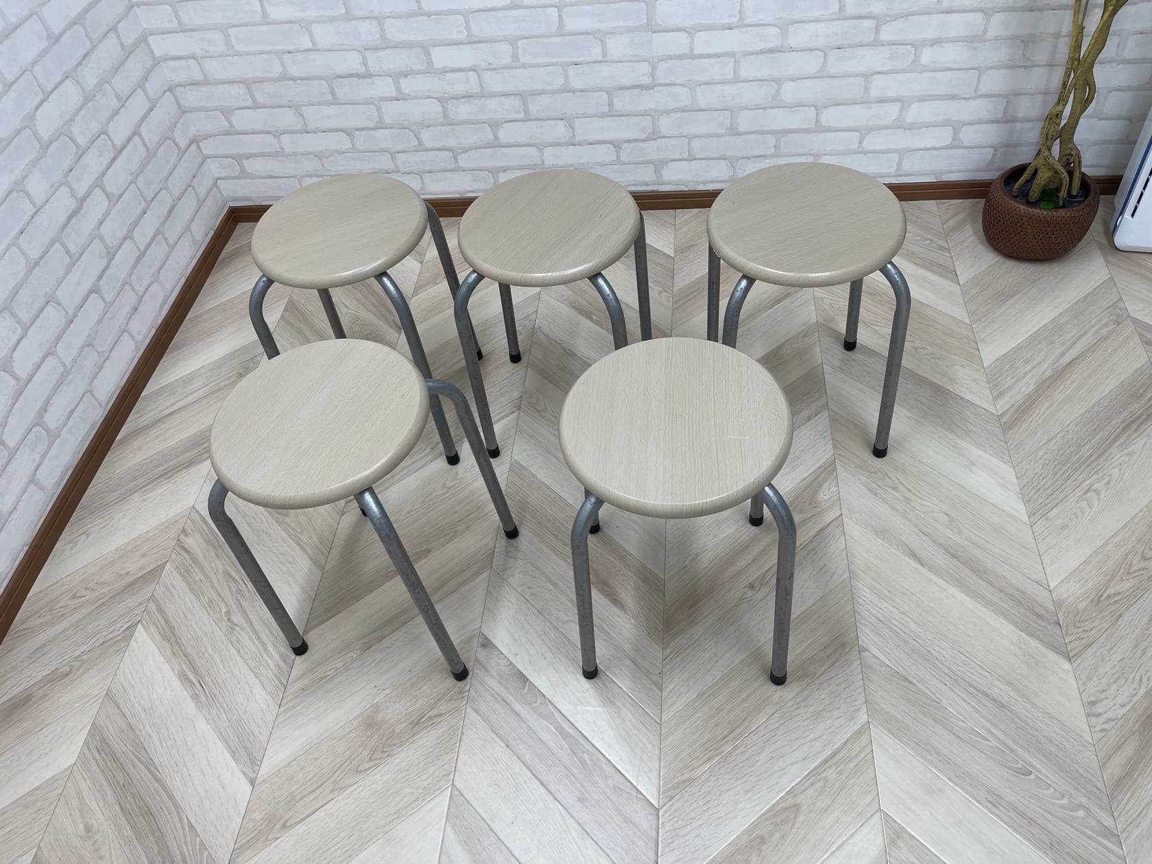 【横浜駅6分】約15平米｜駅近｜地域最安🉐｜おしゃれな内装｜2~3人の個人練習👍｜毎日清掃🧹｜レンタルスタジオの写真13