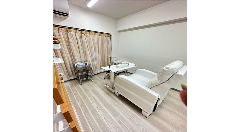 【新宿】駅徒歩2分の半個室レンタルサロン✨ほぼ手ぶらでOK♪【ネイル特化】
