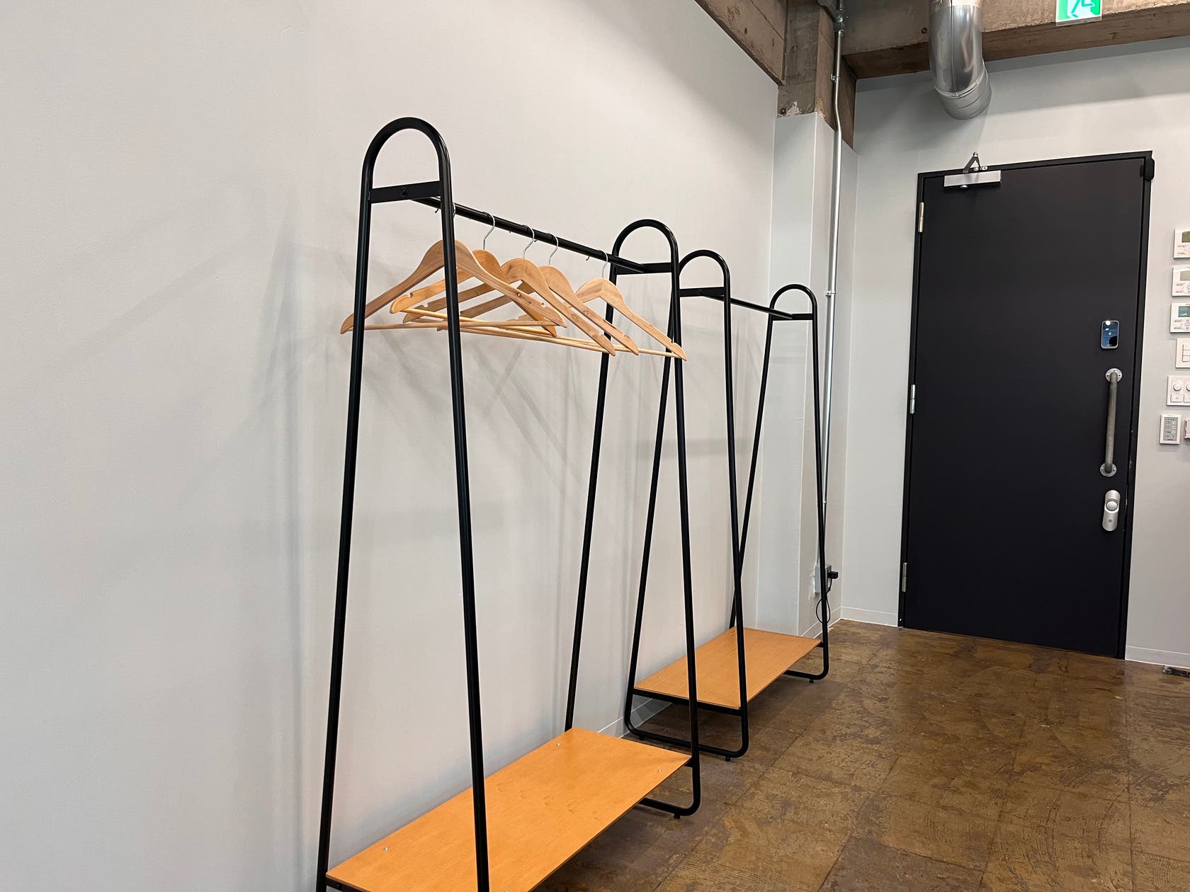 【永田町駅2分・100名対応】忘年会/新年会/セミナーにオススメ｜こだわりのインテリア｜212㎡の広々空間の写真20