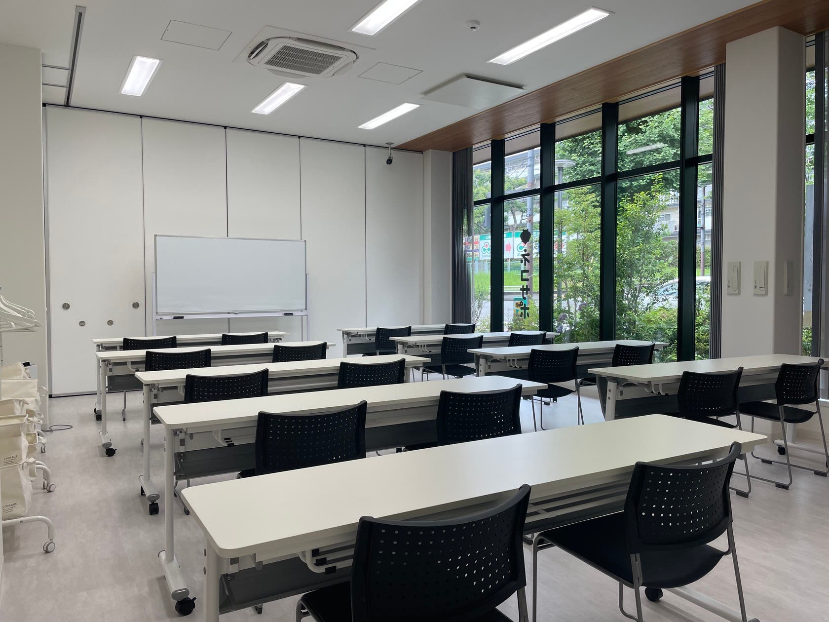 スペース①最大20名収容のキッチン付きレンタルスペース✨パーティー✋ママ会🎈会議⭐大型モニター65㌅📺YouTube視聴可の写真5