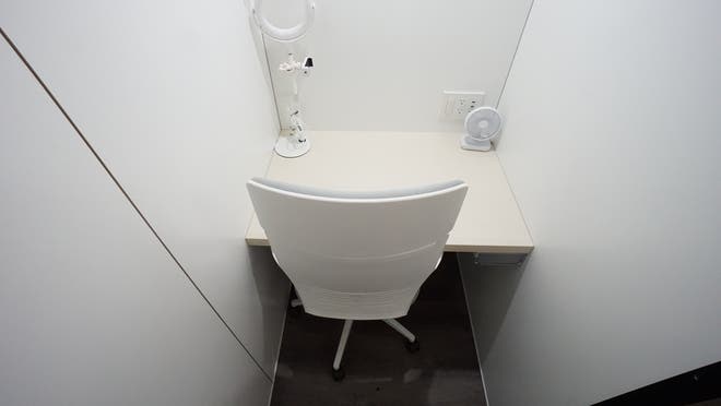 <ビズボ名駅桜通口No.1>【換気ファン付完全個室】名古屋駅7番出口徒歩1分🚃Wi-Fi📶電源🔌テレワーク/ZOOMの写真2