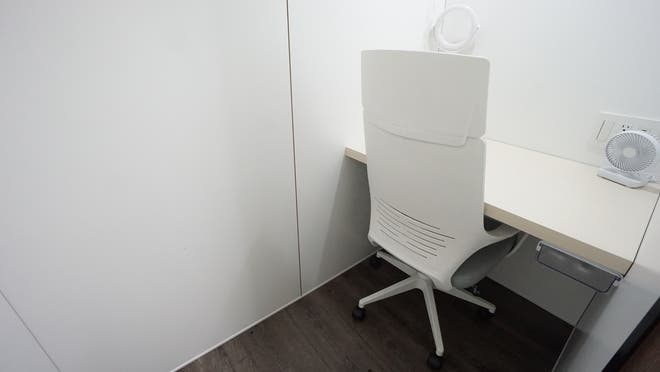 <ビズボ名駅桜通口No.2>【換気ファン付完全個室】名古屋駅7番出口徒歩1分🚃Wi-Fi📶電源🔌テレワーク/ZOOMの写真3