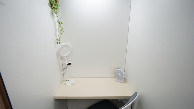 <ビズボ名駅桜通口No.3>【換気ファン付完全個室】名古屋駅7番出口徒歩1分🚃Wi-Fi📶電源🔌テレワーク/ZOOMの写真2