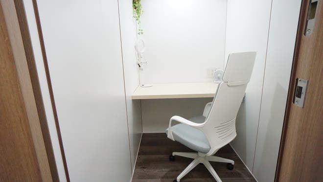 <ビズボ名駅桜通口No.6>【換気ファン付完全個室】名古屋駅7番出口徒歩1分🚃Wi-Fi📶電源🔌テレワーク/ZOOMの写真1