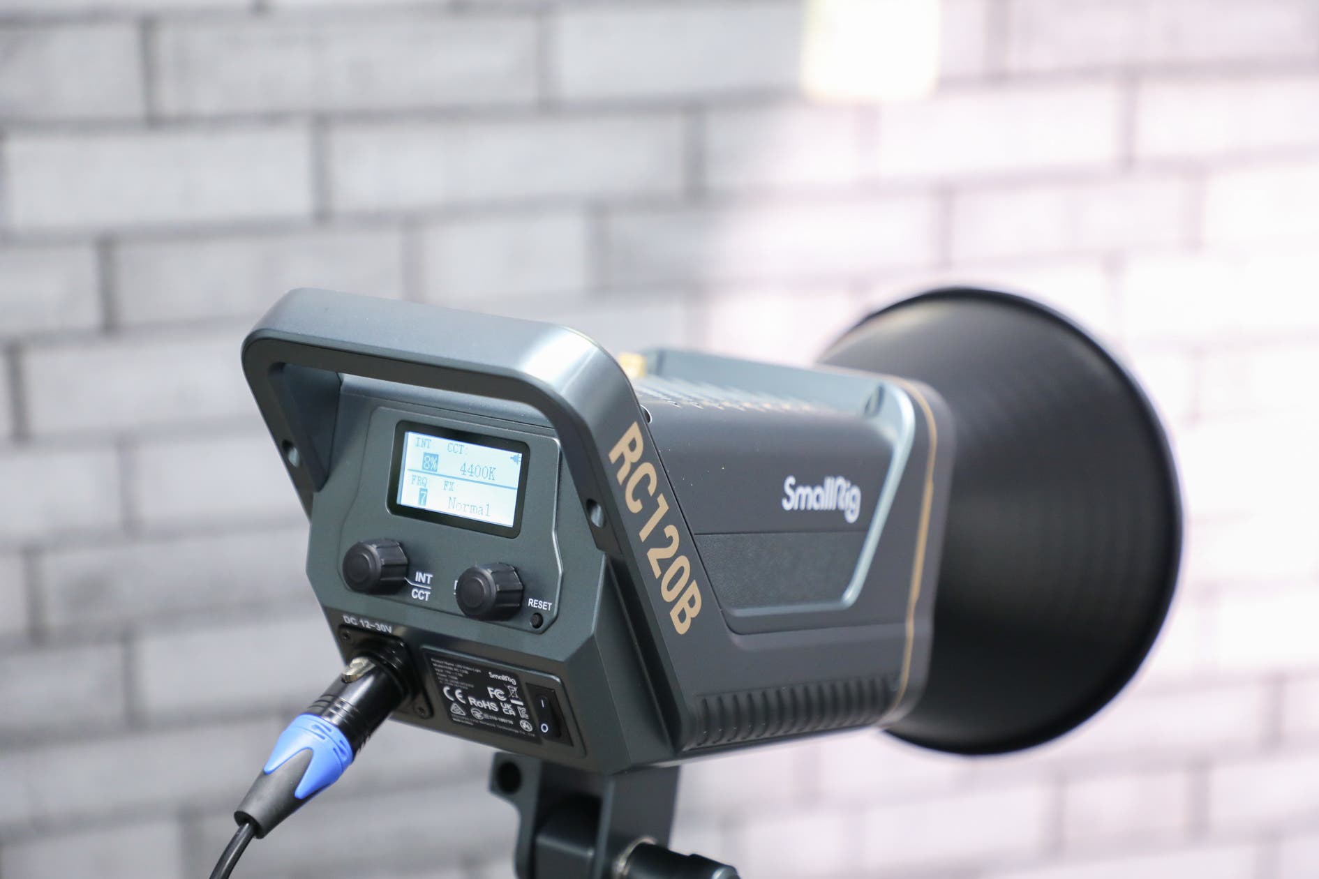 【リモートベースroom7】⚡️モノトーンな壁の５人用会議室⚡️コンパクトな本格撮影ブース⚡️物撮り・商品撮影などにの写真13