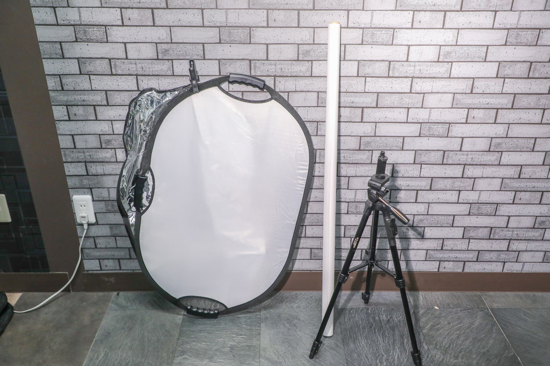 【リモートベースroom7】⚡️モノトーンな壁の５人用会議室⚡️コンパクトな本格撮影ブース⚡️物撮り・商品撮影などにの写真14