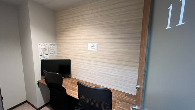 【2名用完全個室/1時間1,320円】赤坂見附駅から徒歩20秒!<ブース11>の写真1