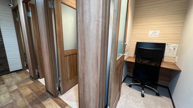 【2名用完全個室/1時間1,320円】赤坂見附駅から徒歩20秒!<ブース11>の写真5