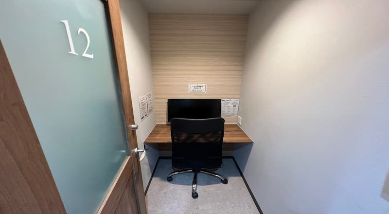 【1名用完全個室／1時間500円】赤坂見附駅から徒歩20秒！＜ブース12＞