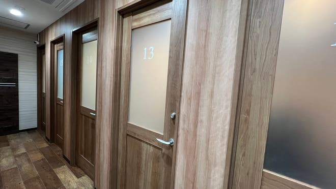 【1名用完全個室/1時間440円】赤坂見附駅から徒歩20秒!<ブース13>の写真4