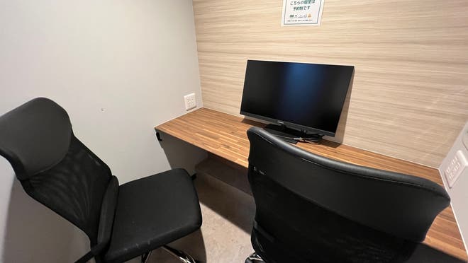 【2名用完全個室/1時間1,320円】赤坂見附駅から徒歩20秒!<ブース17>の写真2