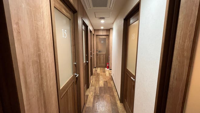 【1名用完全個室/1時間440円】赤坂見附駅から徒歩20秒!<ブース18>の写真6