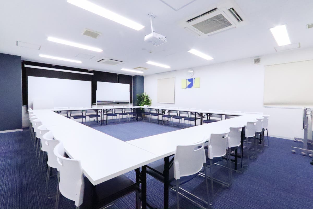 【JR浜松町駅出口徒歩43秒！大門駅徒歩25秒！56名利用可！】プロジェクター・WiFi無料！ふれあい貸し会議室 浜松町No97の写真12