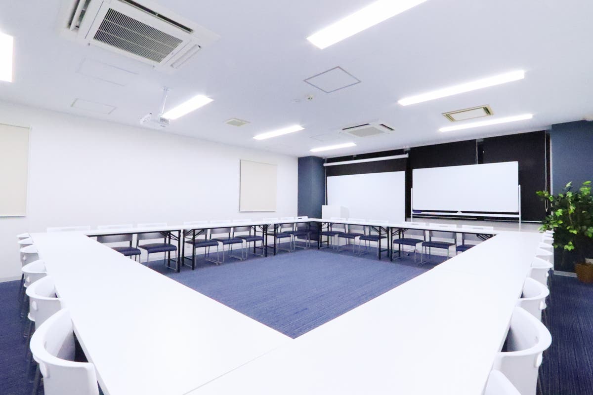 【JR浜松町駅出口徒歩43秒！大門駅徒歩25秒！56名利用可！】プロジェクター・WiFi無料！ふれあい貸し会議室 浜松町No97の写真13