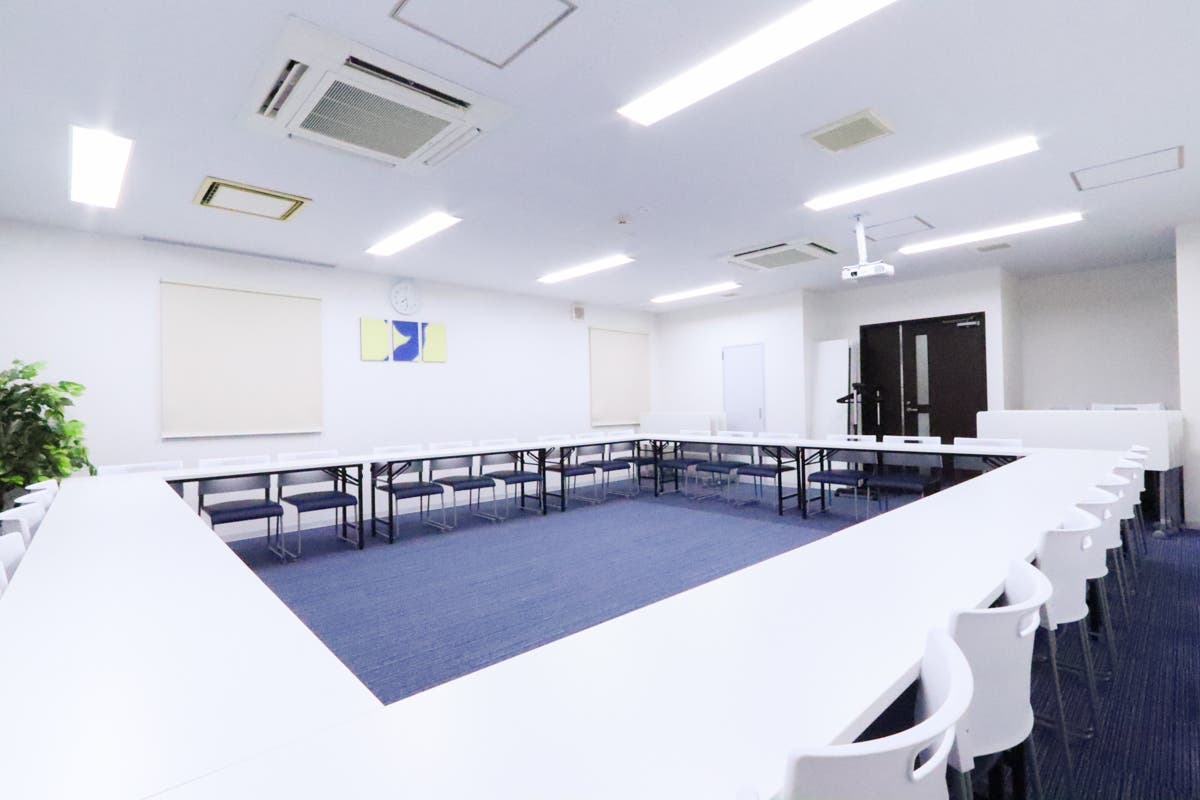 【JR浜松町駅出口徒歩43秒！大門駅徒歩25秒！56名利用可！】プロジェクター・WiFi無料！ふれあい貸し会議室 浜松町No97の写真15
