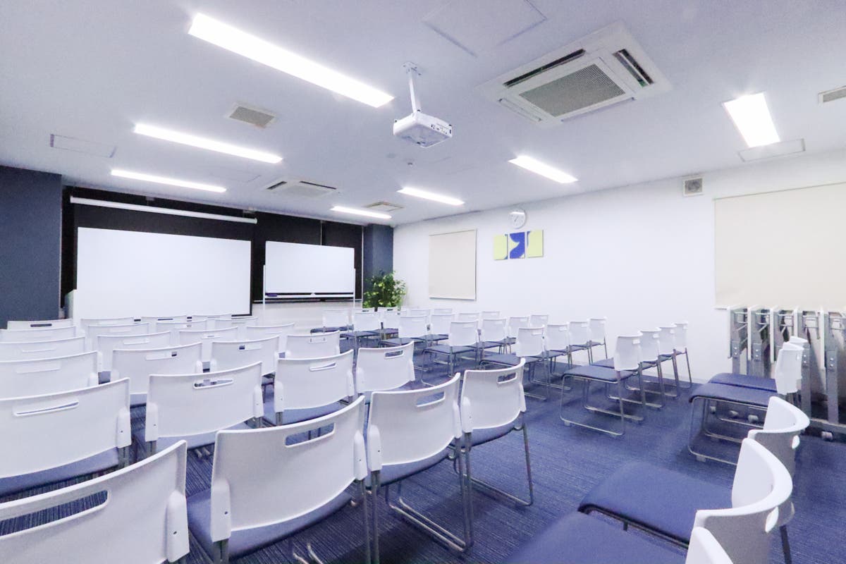【JR浜松町駅出口徒歩43秒！大門駅徒歩25秒！56名利用可！】プロジェクター・WiFi無料！ふれあい貸し会議室 浜松町No97の写真17