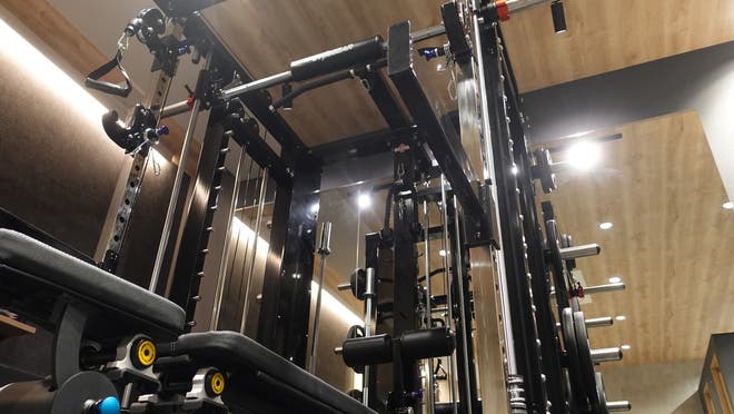 【名古屋・栄・矢場町・伏見】総工費1,000万円以上!31.5㎡を独り占め!高級感のある完全個室ジム!ずっと居たくなる空間の写真4