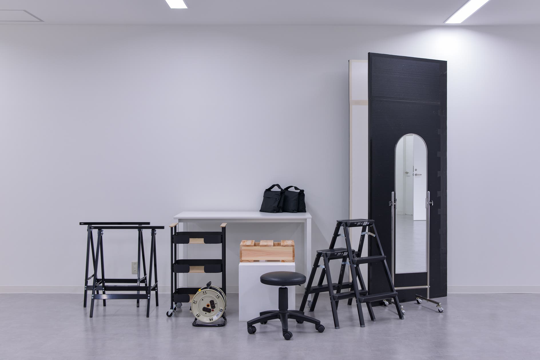 STUDIO－Ｂ｜博多駅徒歩７分。白を基調としたプレーンな空間で、本格的な撮影機材を利用し幅広い撮影が可能です。の写真2