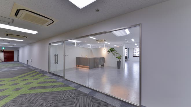 STUDIO-B|博多駅徒歩7分。白を基調としたプレーンな空間で、本格的な撮影機材を利用し幅広い撮影が可能です。の写真7