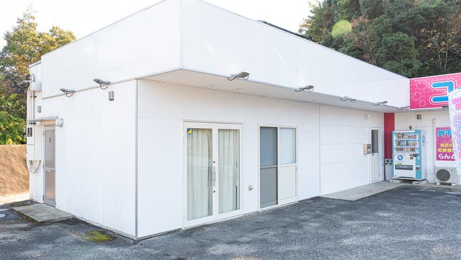 【佐賀県有田町】白ホリ撮影スタジオ/BARの雰囲気/機材貸出無料/車10台以上駐車可能の写真15