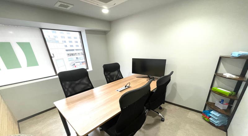 【赤坂見附駅すぐの会議室◎】1時間880円／4名会議室＜RoomB＞ モニター有