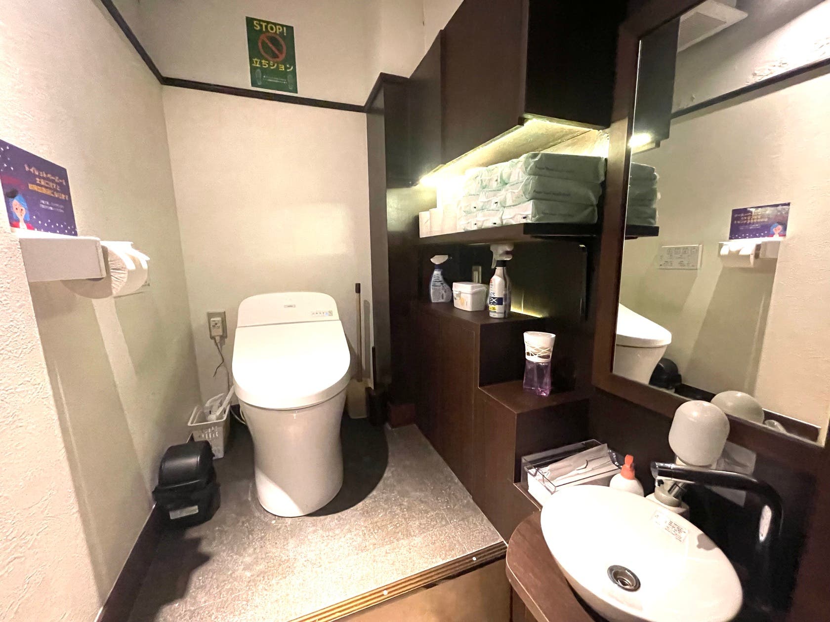 【赤坂見附駅すぐの会議室◎】1時間880円／4名会議室＜RoomB＞ モニター有の写真8