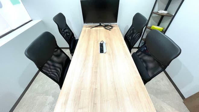 【赤坂見附駅すぐの会議室◎】1時間880円/4名会議室<RoomC> モニター有の写真2