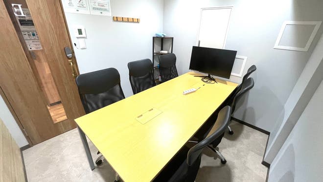 【赤坂見附駅すぐの会議室◎】1時間1,320円/6名会議室<RoomE> モニター有の写真4