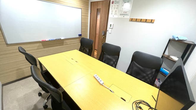 【赤坂見附駅すぐの会議室◎】1時間1,320円/6名会議室<RoomE> モニター有の写真5