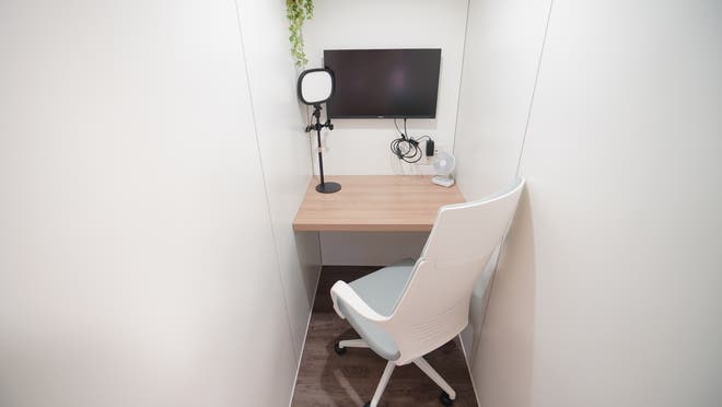 <ワークブース上野No.2>駅近🚃完全個室💼光回線Wi-Fi📶モニター🖥テレワーク/ZOOM/面接/自習の写真6